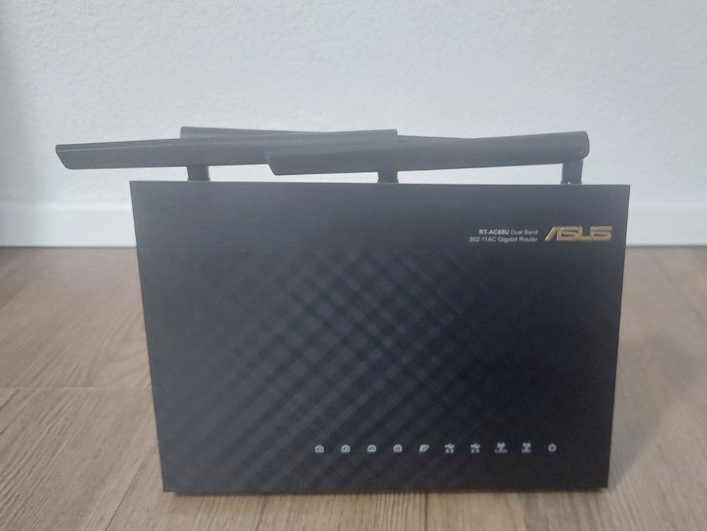 ASUS RT-AC68U Dual-Band WLAN Router Gigabit Router mit Kabel (Gebraucht ...