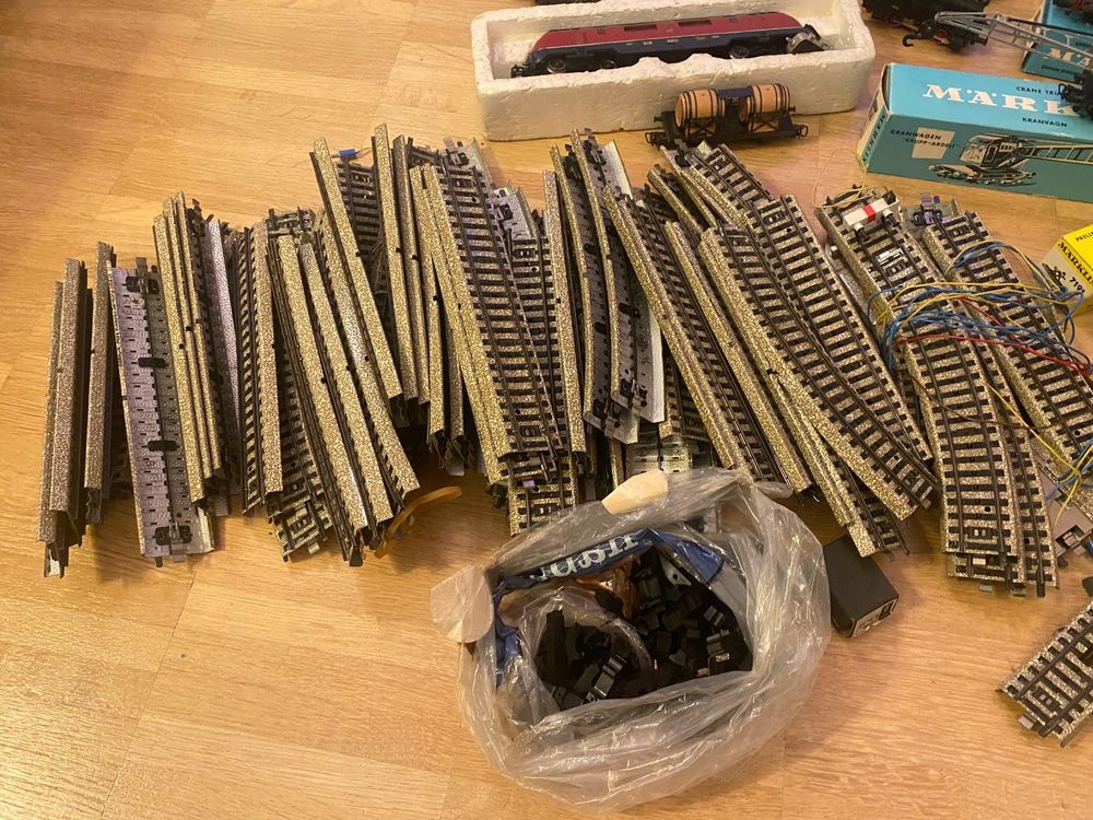 Märklin Modelleisenbahn Schienen Wagen Lokomotiven H0 (Gebraucht) in Allschwil für CHF 79 – mit ...