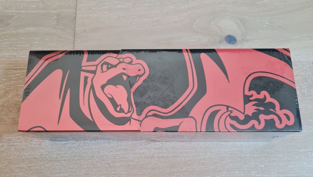 Pokemon Celebrations 25th Anniversary Chinese Charizard Box | Kaufen ...