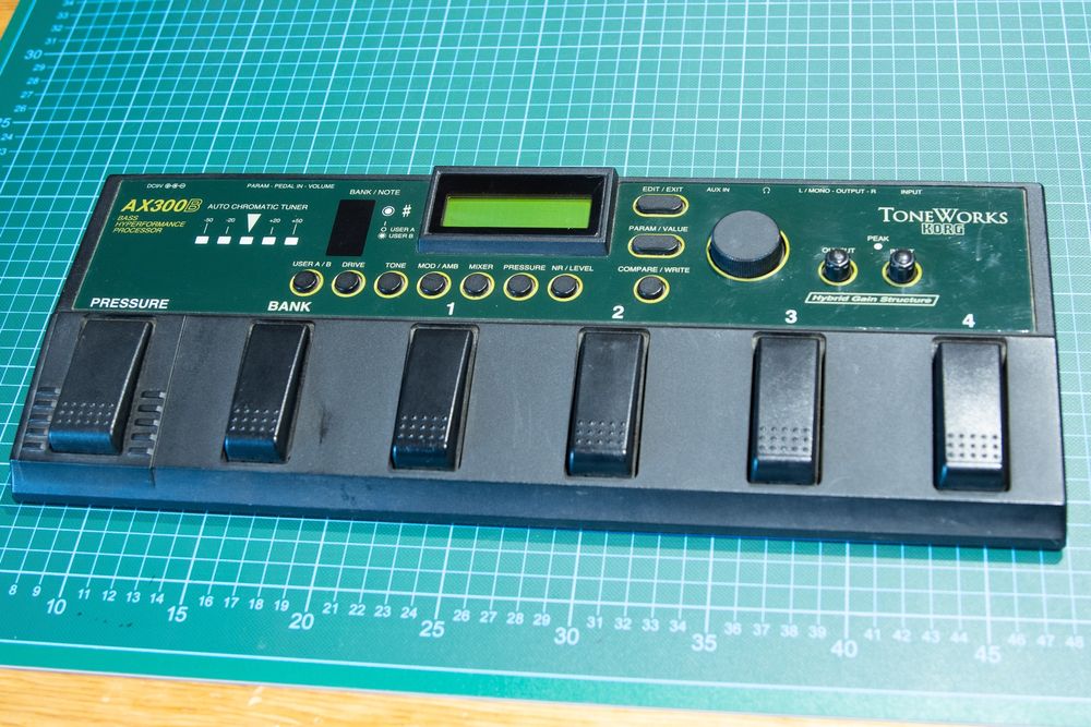 Korg AX300B ToneWorks Bodeneffekt für Bass (Gebraucht) in Lotzwil für ...