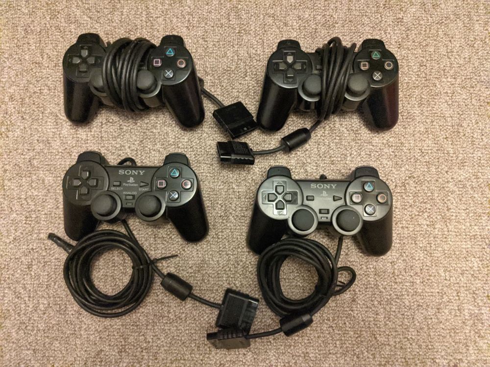 4 defekte PlayStation 2 Controller (Defekt) in Menziken für CHF 24 ...