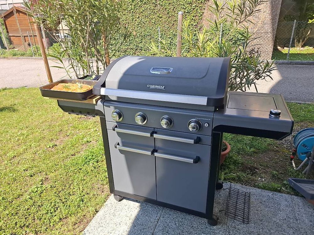 Campingaz Grill a gas BBQ 4 Series Premium S (Gebraucht) in Canobbio für CHF 200 – nur Abholung ...