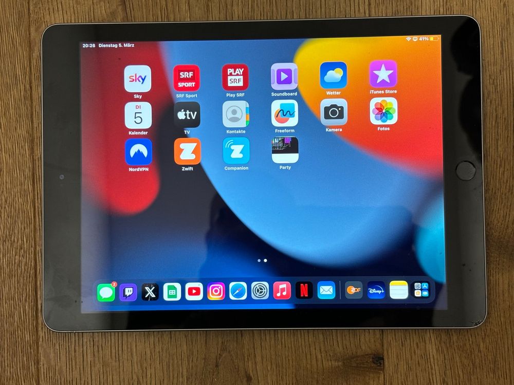 Apple iPad (5.Generation) 32 GB (Gebraucht) in Hagendorn für CHF 90 ...