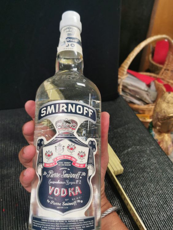 1.Litre ANCIENNE BOUTEILLE VODKA SMIRNOFF RUSSIAN IMPERIAL (Neu (gemäss ...
