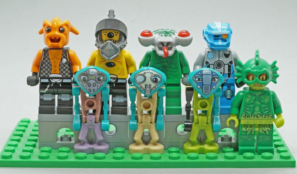 Lego Alien/Monster Figuren (Gebraucht) in Lausen für CHF 15 – mit ...