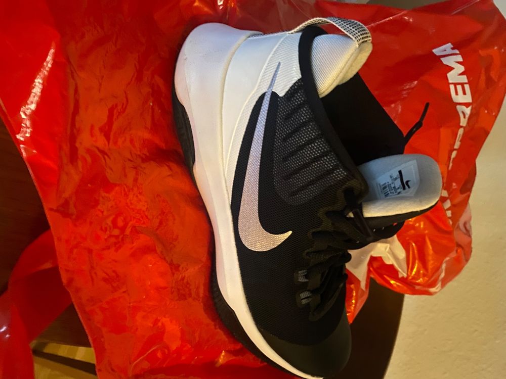 Nike Air Versitile,size 44-brand new | Kaufen auf Ricardo