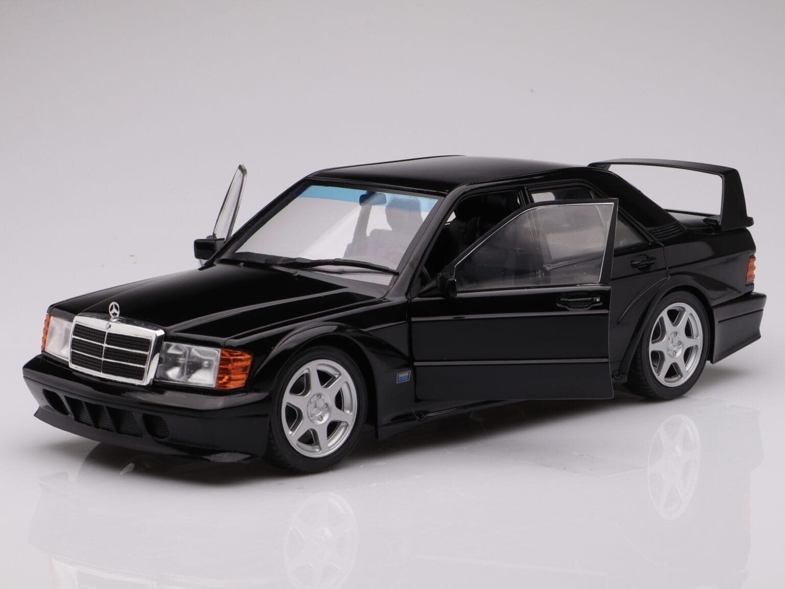 Mercedes-Benz 190E (W201) Evo II – 1990, black Solido 1:18 (Neu und ...