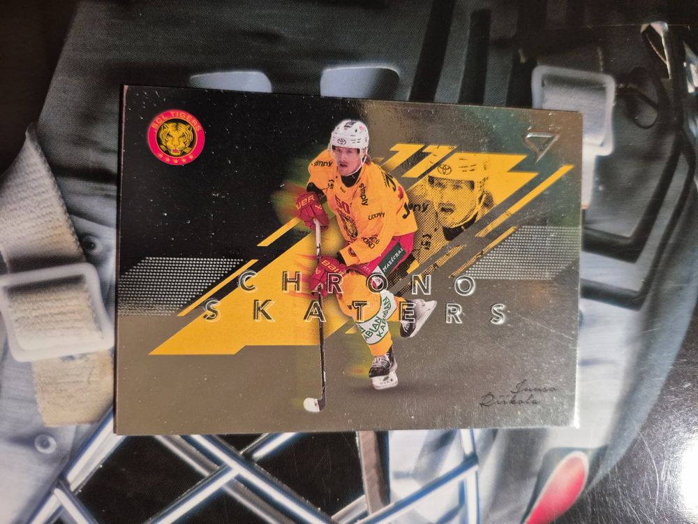 Juuso Riikola SCL Tigers 2025/26 Sportzoo Chrono Skaters (Gebraucht) in ...
