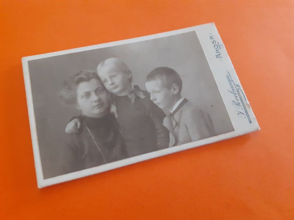 SCHWIIZER FRAU DAZUMAL - MUETTER 2 CHIND - AROSA (Gebraucht) in ...