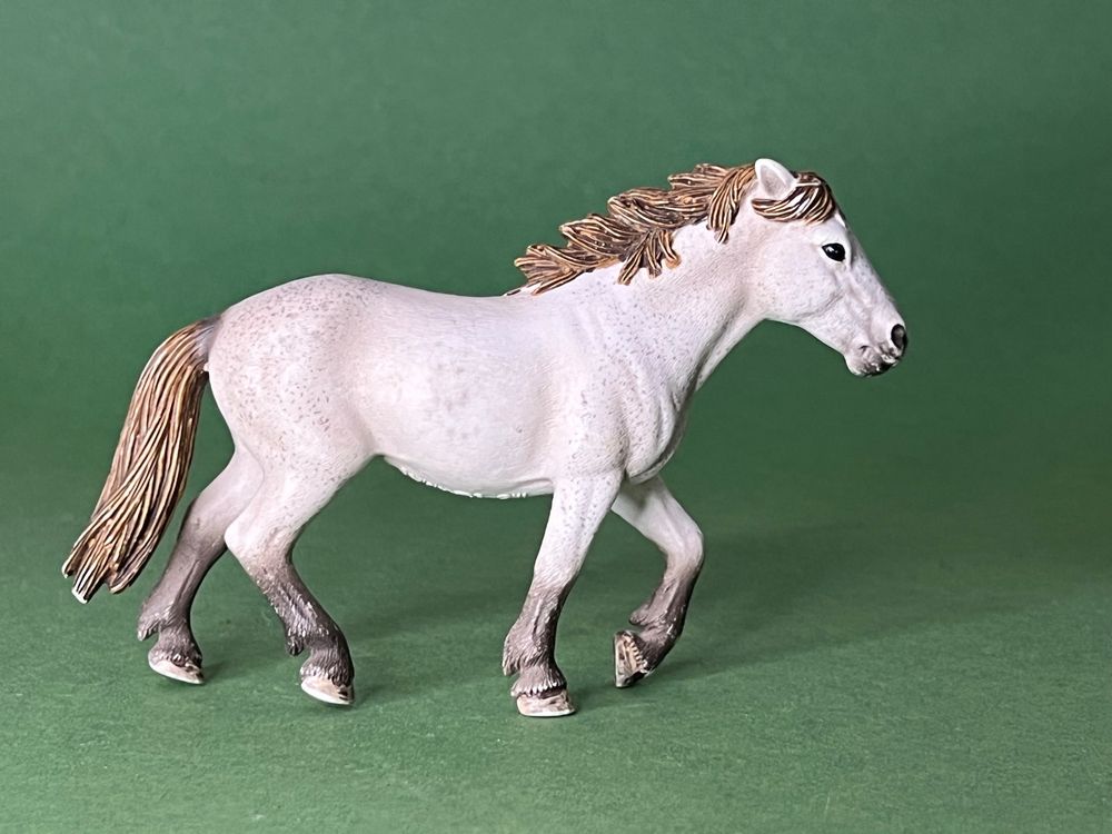 Schleich Camargue Stute Pferd (Gebraucht) in Ennetbaden für CHF 14 – mit Lieferung auf Ricardo ...