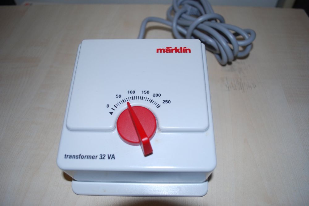 Märklin 6647 Regel- Trafo 230V / 32VA | Kaufen auf Ricardo