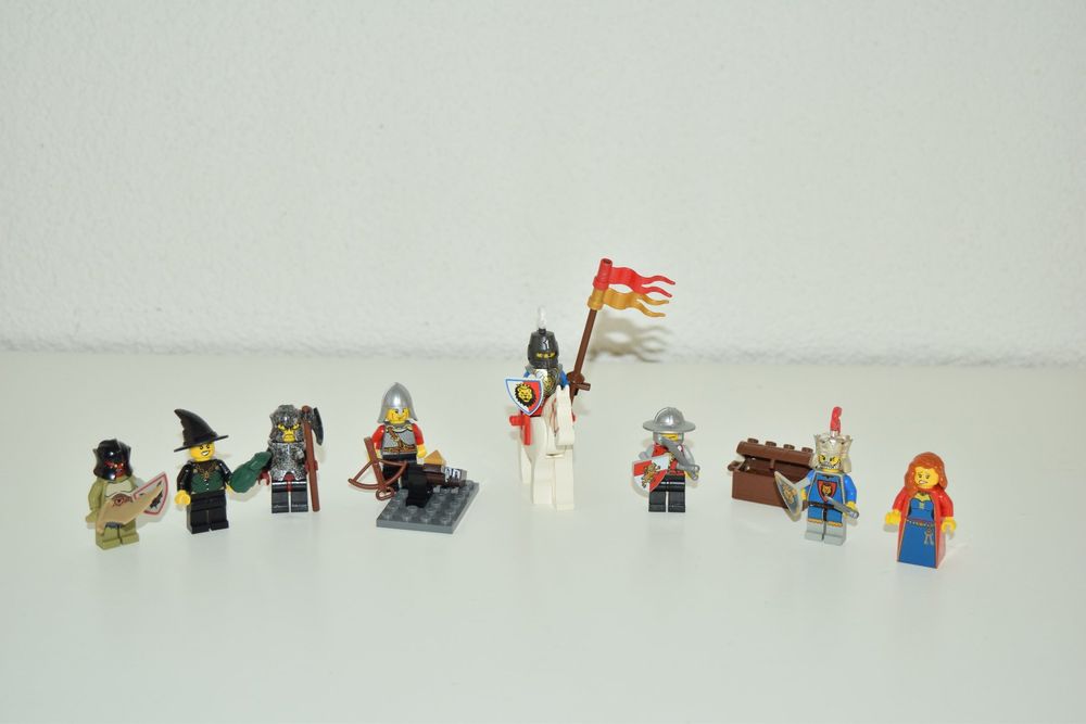 Lego Ritter Interessante Figuren 8x mit Prinzessin + König | Kaufen auf ...