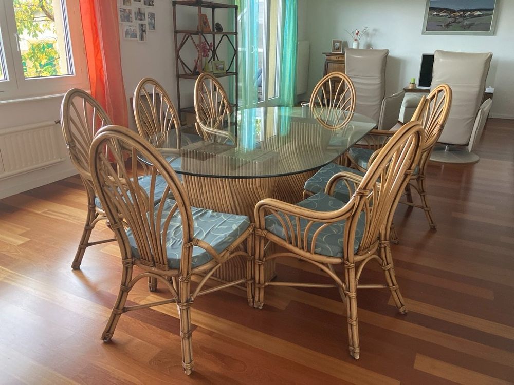 Superbe table en bambou et verre (sans chaises) (D'occasion) à ...