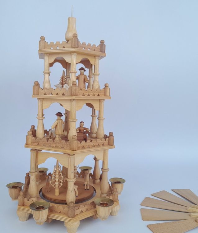 Weihnachts-Pyramide aus Holz (Gebraucht) in Liebefeld für CHF 29 – mit ...
