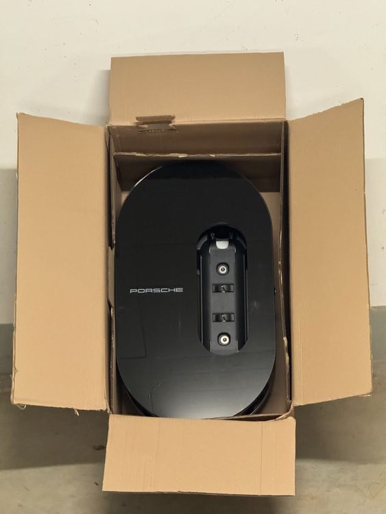Porsche Lade-Dock (Neu und originalverpackt) in Watt für CHF 350 – nur ...