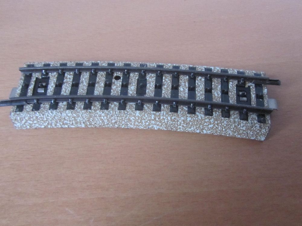 Märklin HO 5201 Voie courbe 1/2 / Gebogenes M-Gleis (Gebraucht) in Porrentruy für CHF 0.8 – mit ...