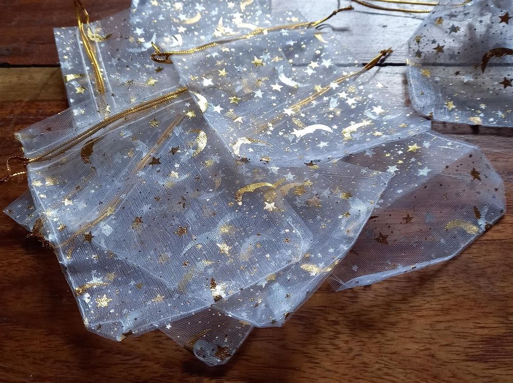 200x Organza Beutel Weiss 9x7cm - Sachets blanc en organza (Neu und originalverpackt) in ...