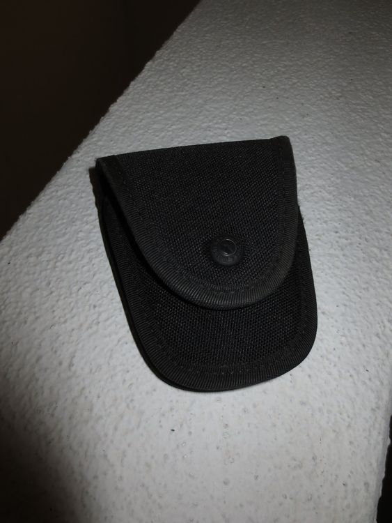 Handschellen - Holster Cobra (Gebraucht) in Steinmaur für CHF 10 – mit ...
