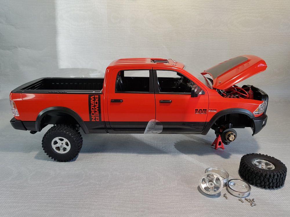 RAM2500 Power 4x4 RC mit Aluminium Rädern, Lichtern & Sound | Kaufen auf Ricardo