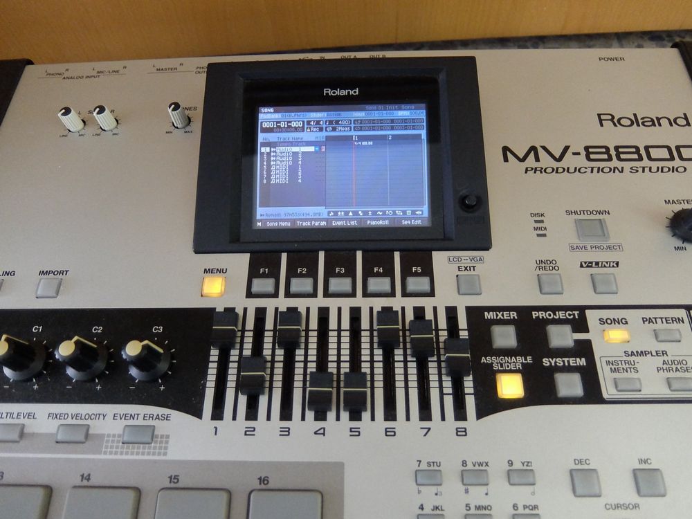 ROLAND MV-8800 Production Studio (Gebraucht) in Basel für CHF 575 – nur ...