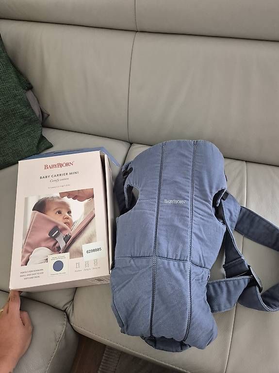 BabyBjörn mini tragehilfe Blau indigo (Gebraucht) in Grüningen für CHF ...