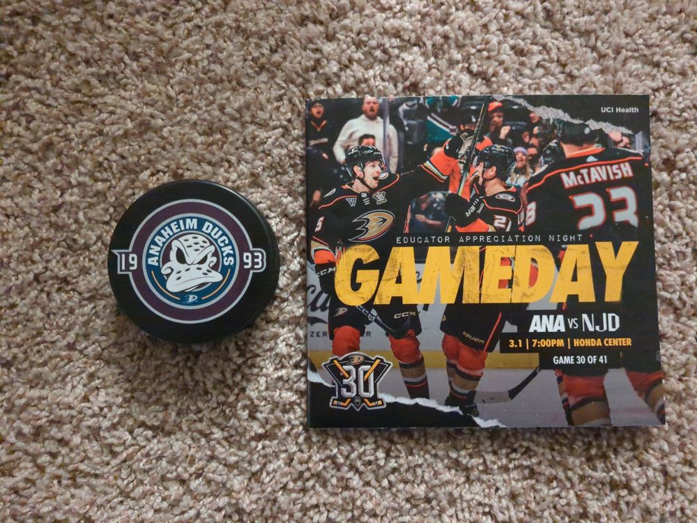 2024 Anaheim Mighty Ducks Eishockey Puck Limited Edition (Neu (gemäss ...