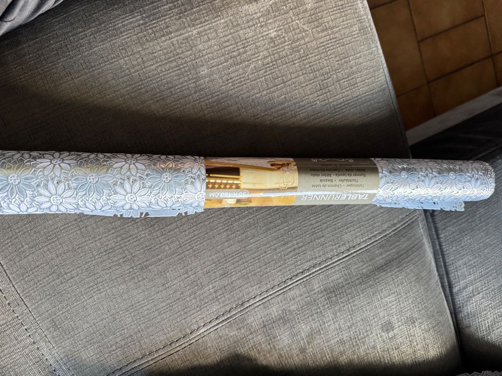 Chemin de table fleuri argenté, 50x180cm, neuf! (Neuf avec emballage d ...