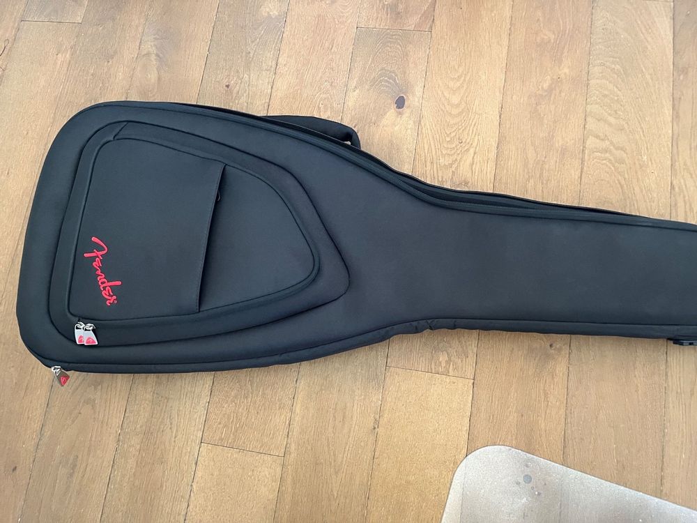 Fender FE620 Electric Guitar Gig bag (Black) | Kaufen auf Ricardo