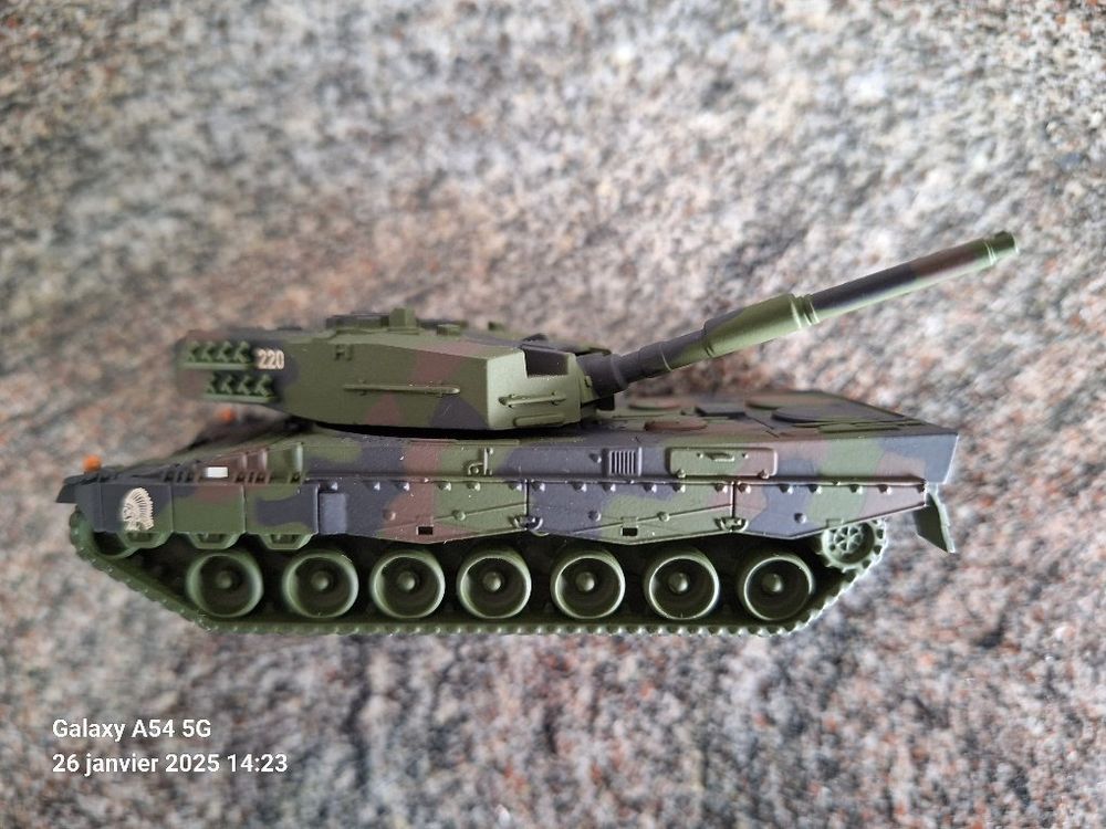 Märklin HO, Char Panzer Léopard 2 de l'armée Suisse en métal (Neu und ...