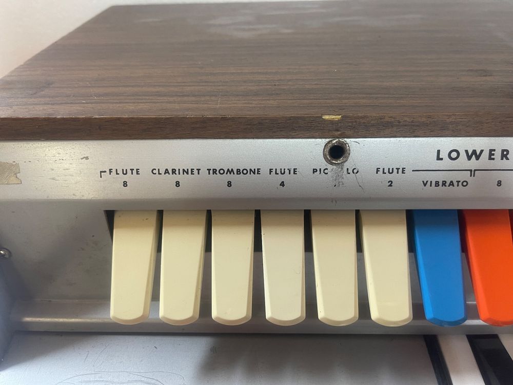 Orgel Farfisa VIP 255 defekt (Defekt) in Dänikon ZH für CHF 1 – nur ...