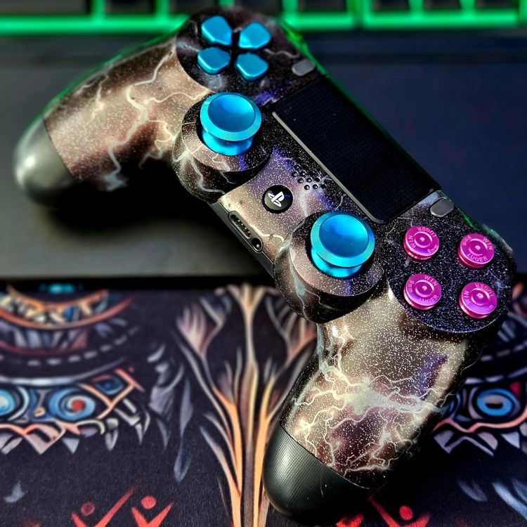 PS4 Controller Space Art (Gebraucht) in Rueun für CHF 50 – mit ...