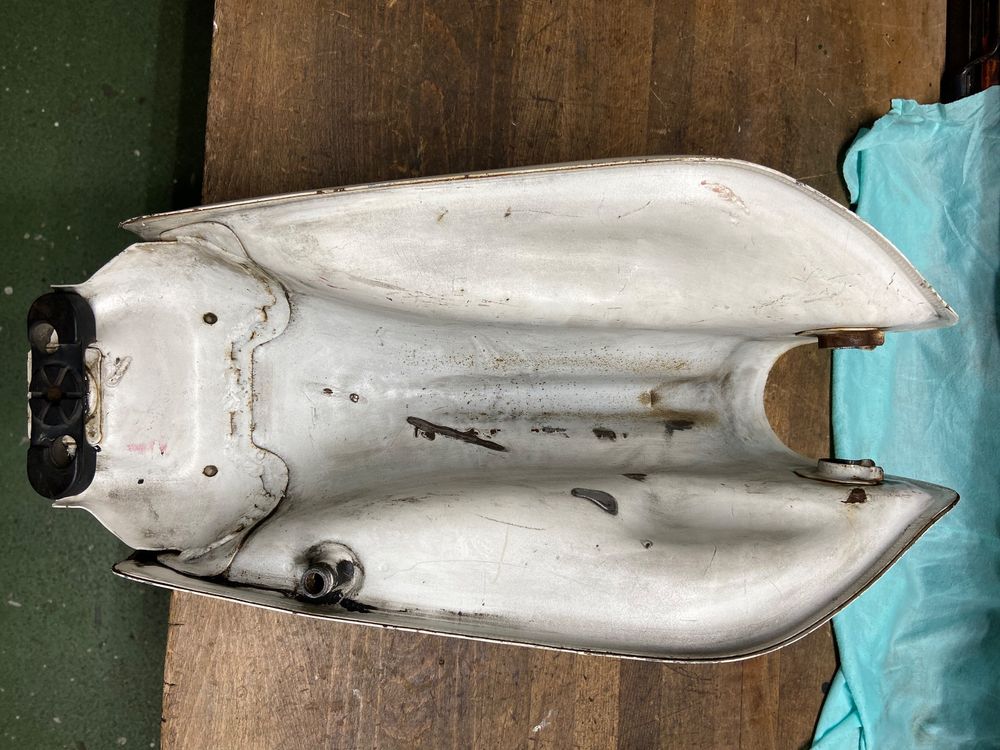 Alter Honda Tank (Gebraucht) in für CHF 25 – mit Lieferung auf Ricardo ...
