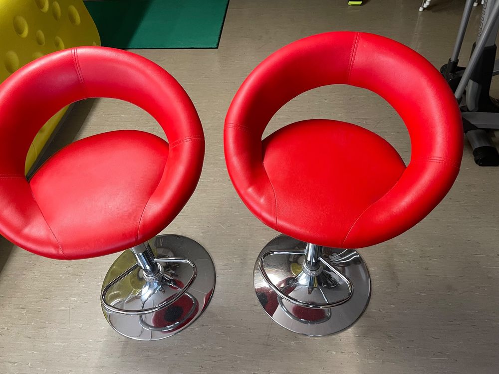 2 Moderne Barhocker, Kunstleder, Rot, stylisch (Gebraucht) in St.Gallen ...