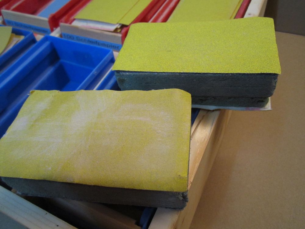 SIA Klett Schleifpapier für Hand-Schleifklotz in Holzbox (Gebraucht) in ...