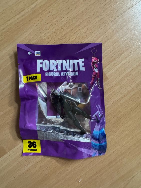 Fortnite Figural Keychain (Neu und originalverpackt) in Amriswil für ...