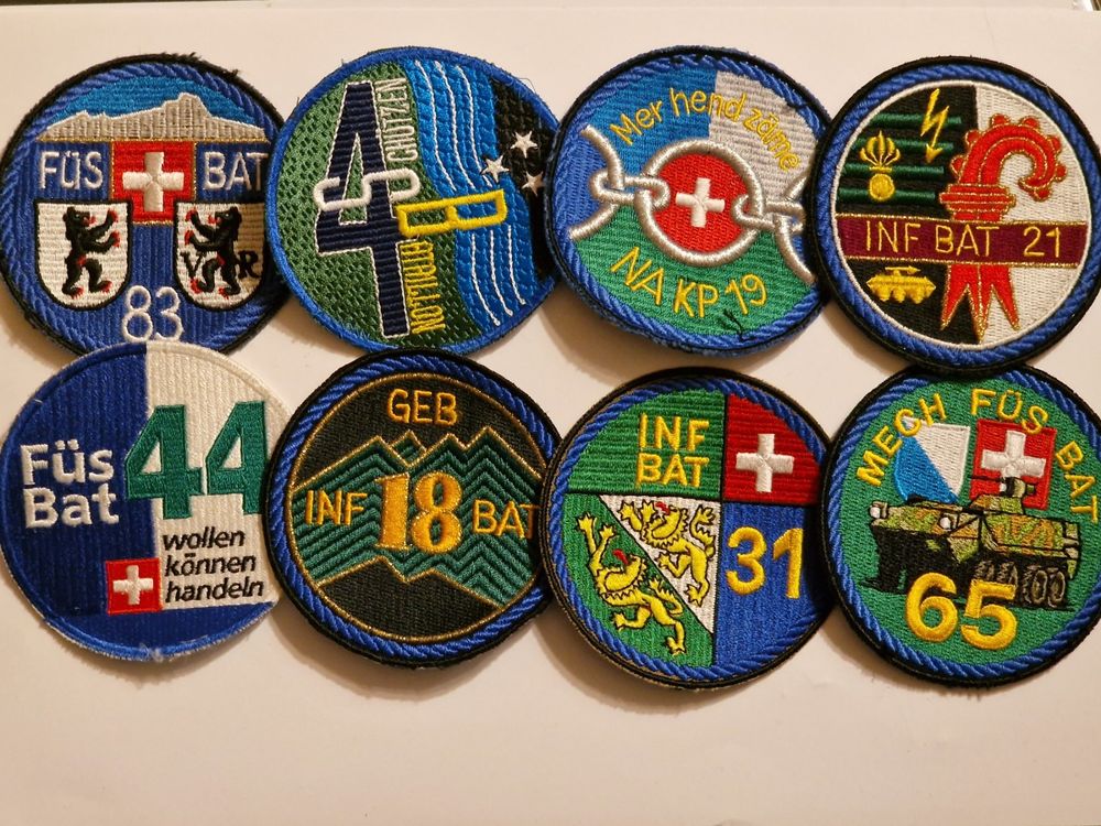 8 Badges Infanterie Blau (Gebraucht) in Nyon für CHF 9 – mit Lieferung ...