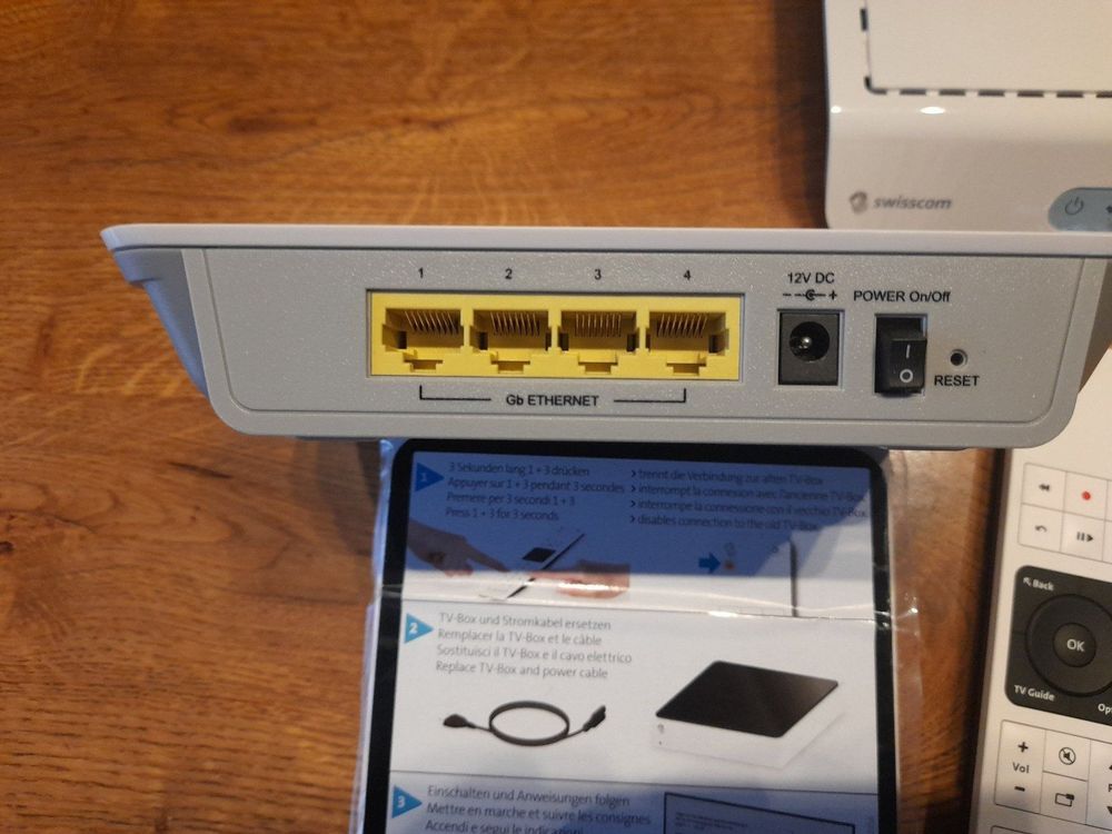 Swisscom TV-Box und Universal Verbindungs-Kit ab 1.- (Gebraucht) in ...