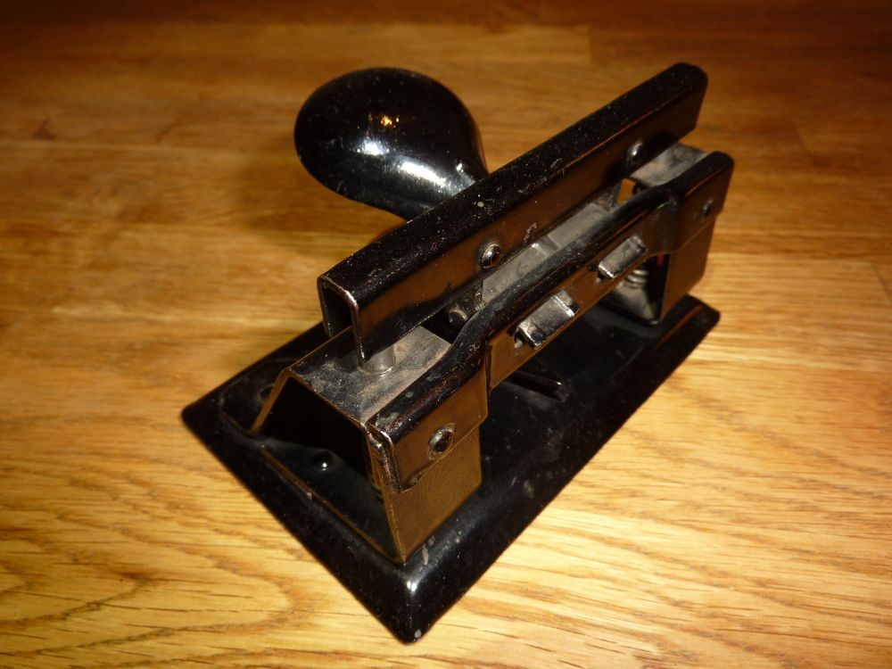 Antiker Locher HBB 108s antikes Alter um 1930 (Gebraucht) in Hochfelden ...