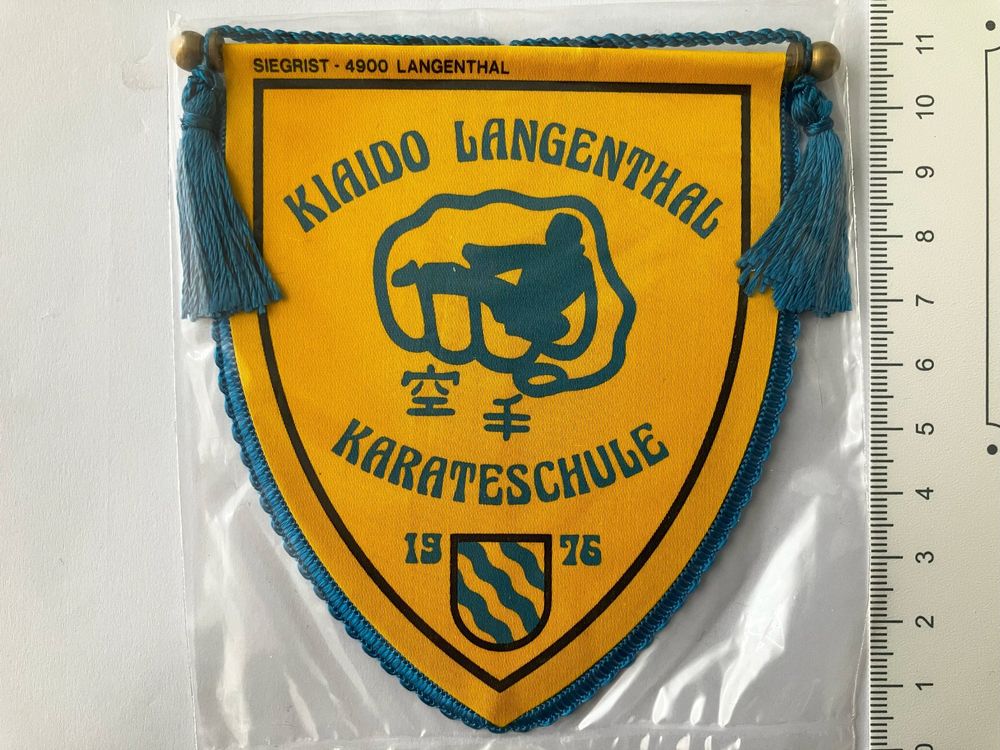 Vintage Fanion/Wimpel KIAIDO LANGENTHAL KARATESCHULE 1976 (Neuf avec ...