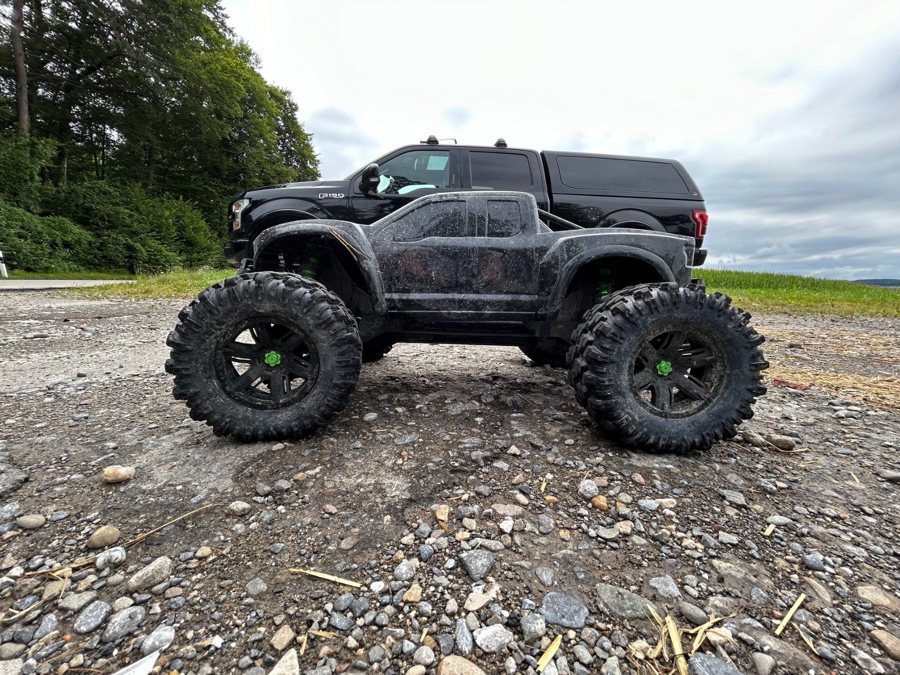 Traxxas X-Maxx 8s 4x4 Monster Truck RC-Car mit LED-Kit (Gebraucht) in ...