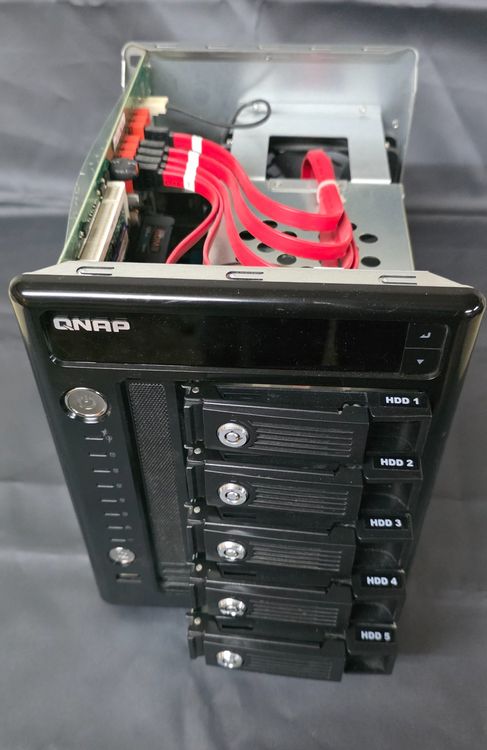 QNAP TS-509 Pro NAS Server (5-Bay) (Defekt) in Kappelen für CHF 39 ...