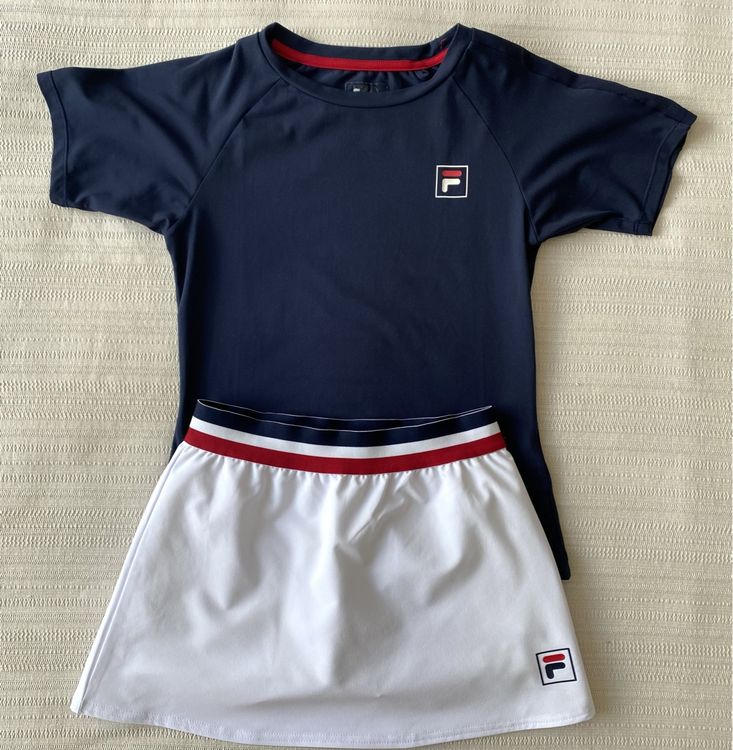 Tennisanzug Fila Gr.140 (10 Jahre) (Gebraucht) in Zurich für CHF 30 – mit Lieferung auf Ricardo ...