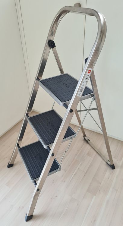 Hailo Alu-Klapptritt-Leiter (3 Stufen) (Gebraucht) in Niederglatt für CHF 35 – nur Abholung auf ...
