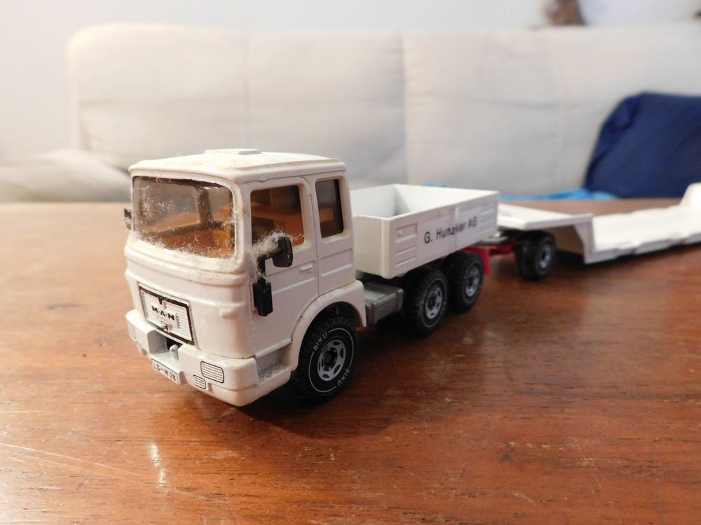 Siku MAN mit Tieflader weiss (Gebraucht) in Strengelbach für CHF 19 – mit Lieferung auf Ricardo ...