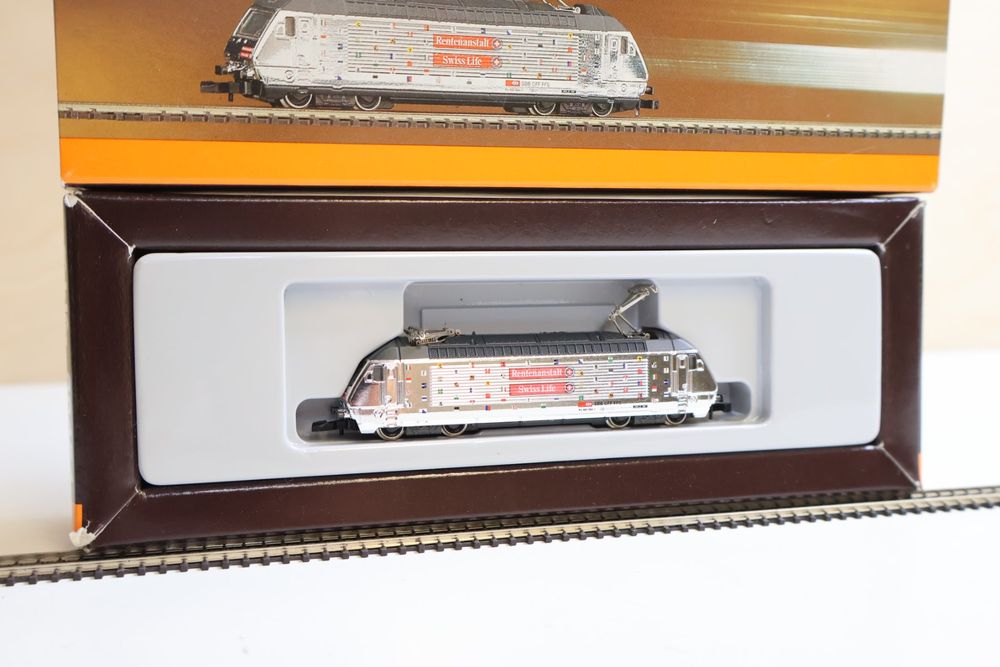 Märklin mini club SBB Re 460 "Swiss Life" E-Lok 88454 (Gebraucht) in ...
