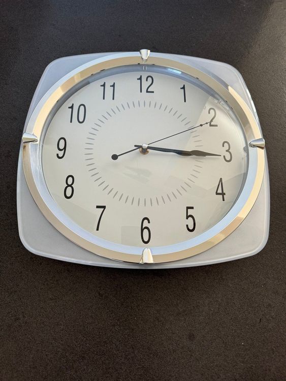 Plexiglas weiss Wall-clock 33 x 33 x 5 cm MIGROS | Kaufen auf Ricardo