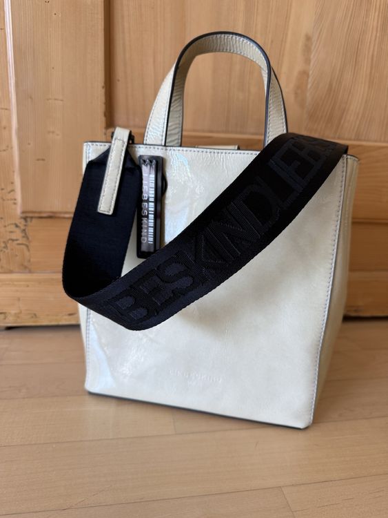 Liebeskind Berlin Tasche mit abnehmbarem Logo-Schultergurt (Gebraucht) in Uster für CHF 68 – mit ...