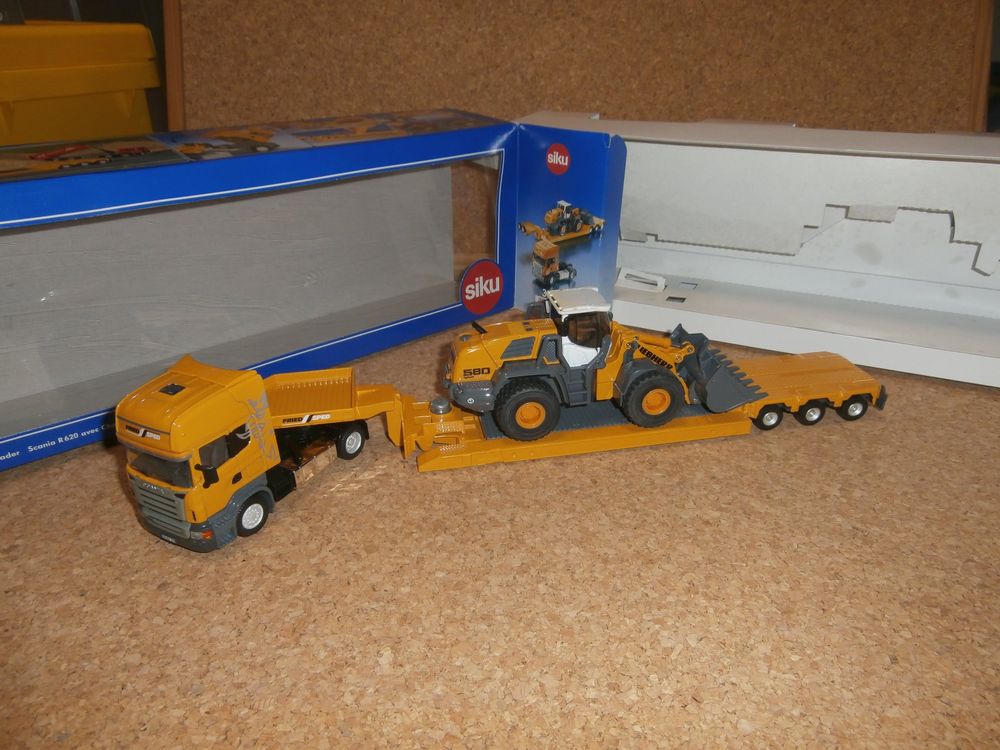 SIKU 3933 Scania R 620 Schwertransporter mit Radlader | Kaufen auf Ricardo