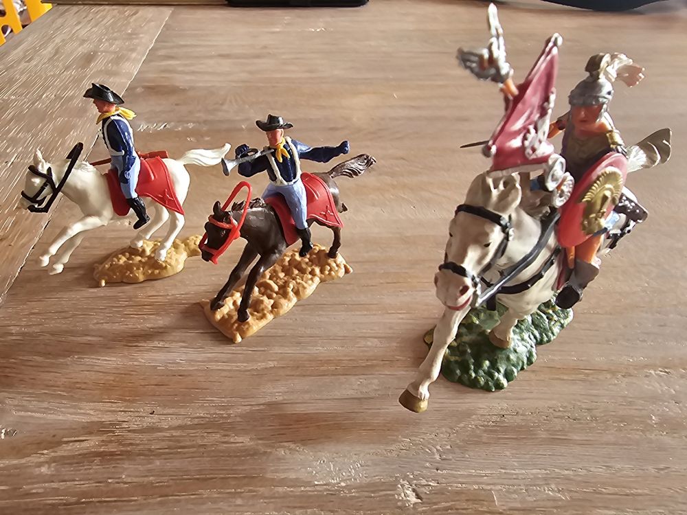 Alte Spielfiguren reiter mit pferd 1×Elastolin/ 2×Timbo (Gebraucht) in ...