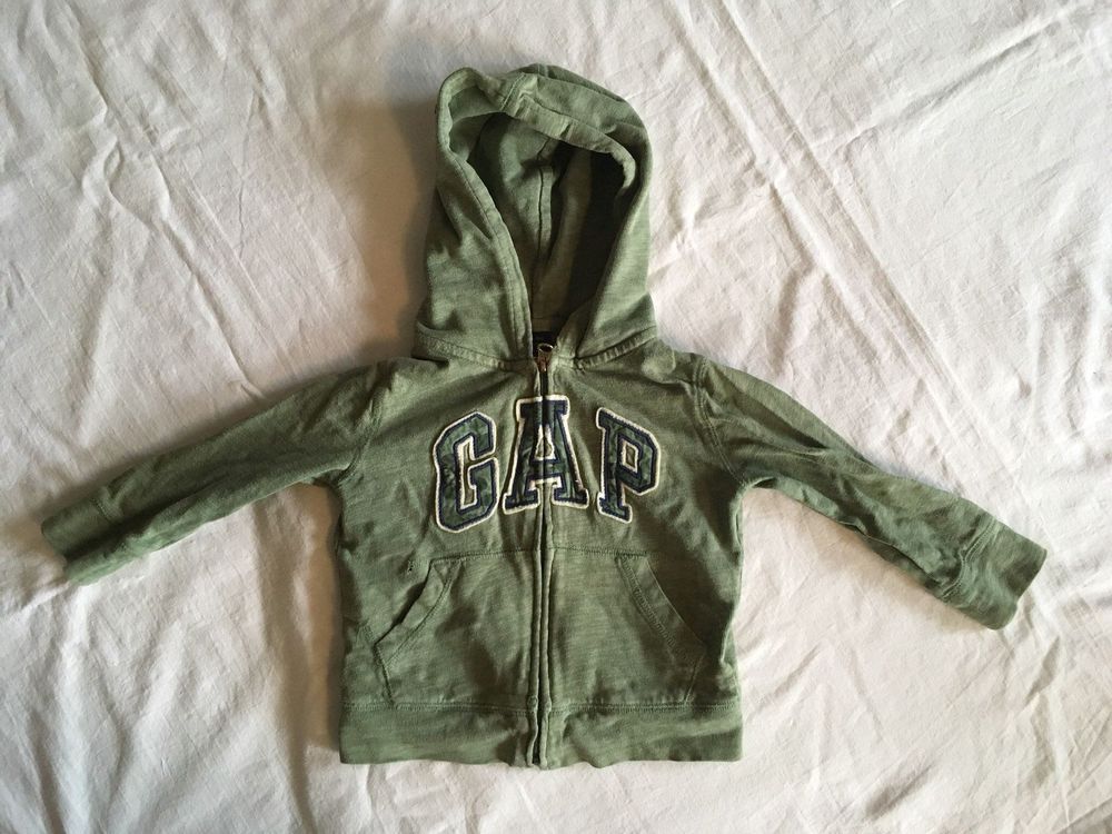 Sweat Jacke von GAP Gr. 2 Jahre (Gebraucht) in für CHF 1 – mit Lieferung auf Ricardo kaufen